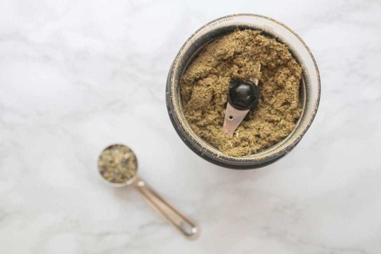 DIY Body Powder Recipe with Essential Oils for Safe Skin Care