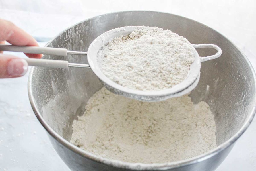 DIY Body Powder Recipe with Essential Oils for Safe Skin Care