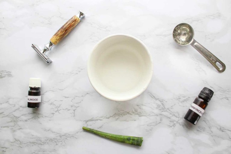 Homemade Aftershave Lotion & Spray with Essential Oils
