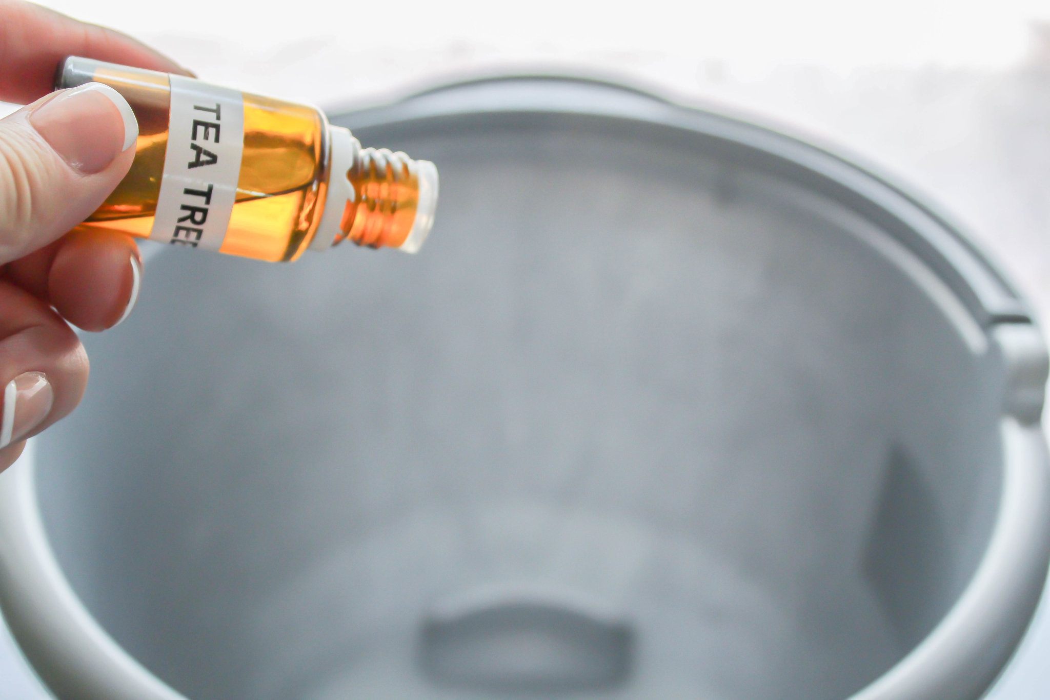 Natural Tile Cleaner with Essential Oils for Bathroom Care