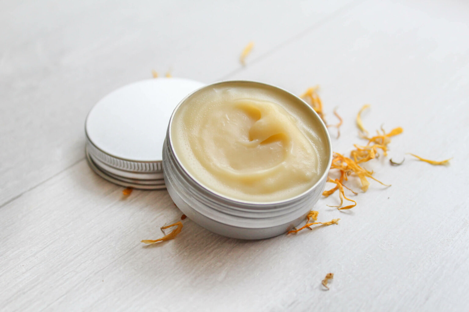 Homemade Sugar Scrub: Gentle Exfoliation & Deep Hydration