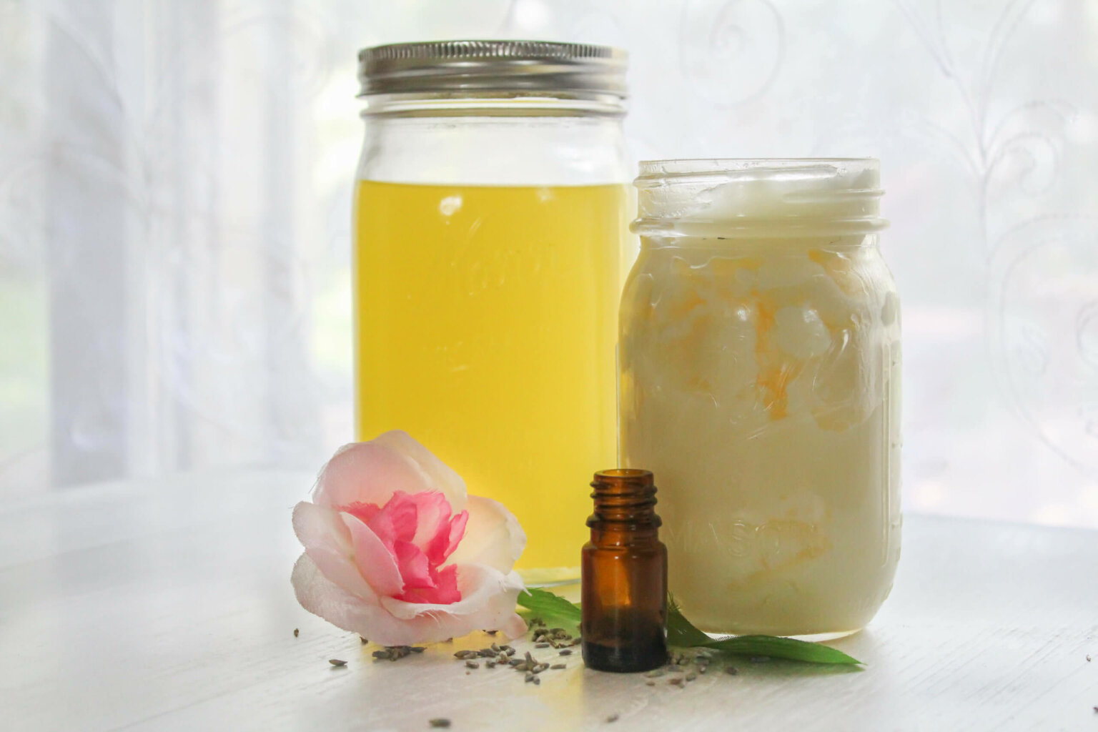 Essential Oil Base: Perfect Blend of Carrier Oils for DIYs