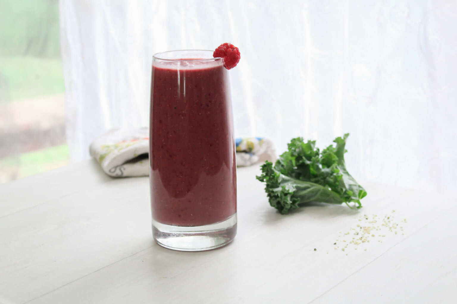 Quick Superfood Red Smoothie Recipe for Busy Mornings