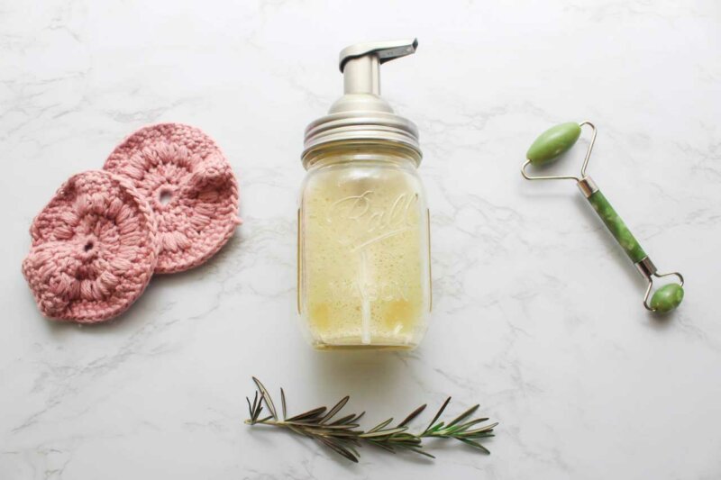 DIY Body Powder Recipe with Essential Oils for Safe Skin Care