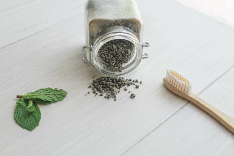 Homemade Toothpaste & Powder w/Essential Oils for Oral Health